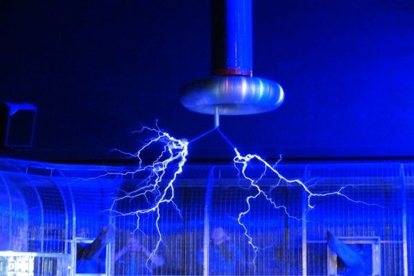 How Does Tesla Coil Work? - Elex Explorer